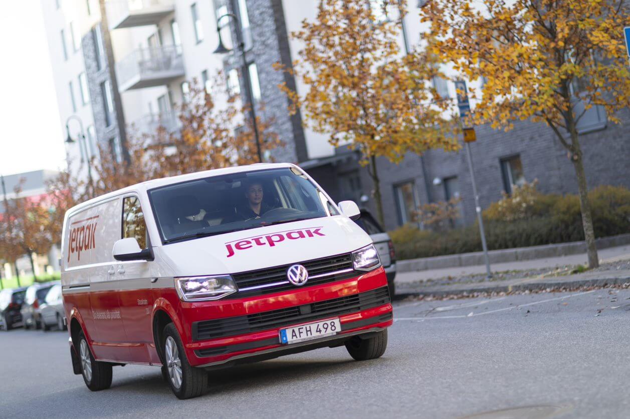 Send packages with local couriers at home and abroad | Jetpak®