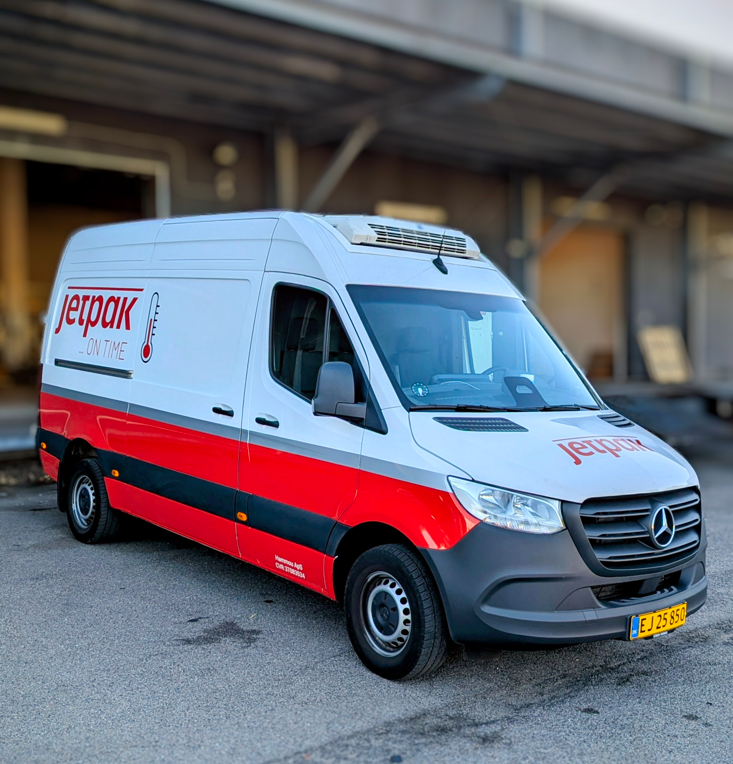 Courier service, delivery & logistics - shipping company | Jetpak®